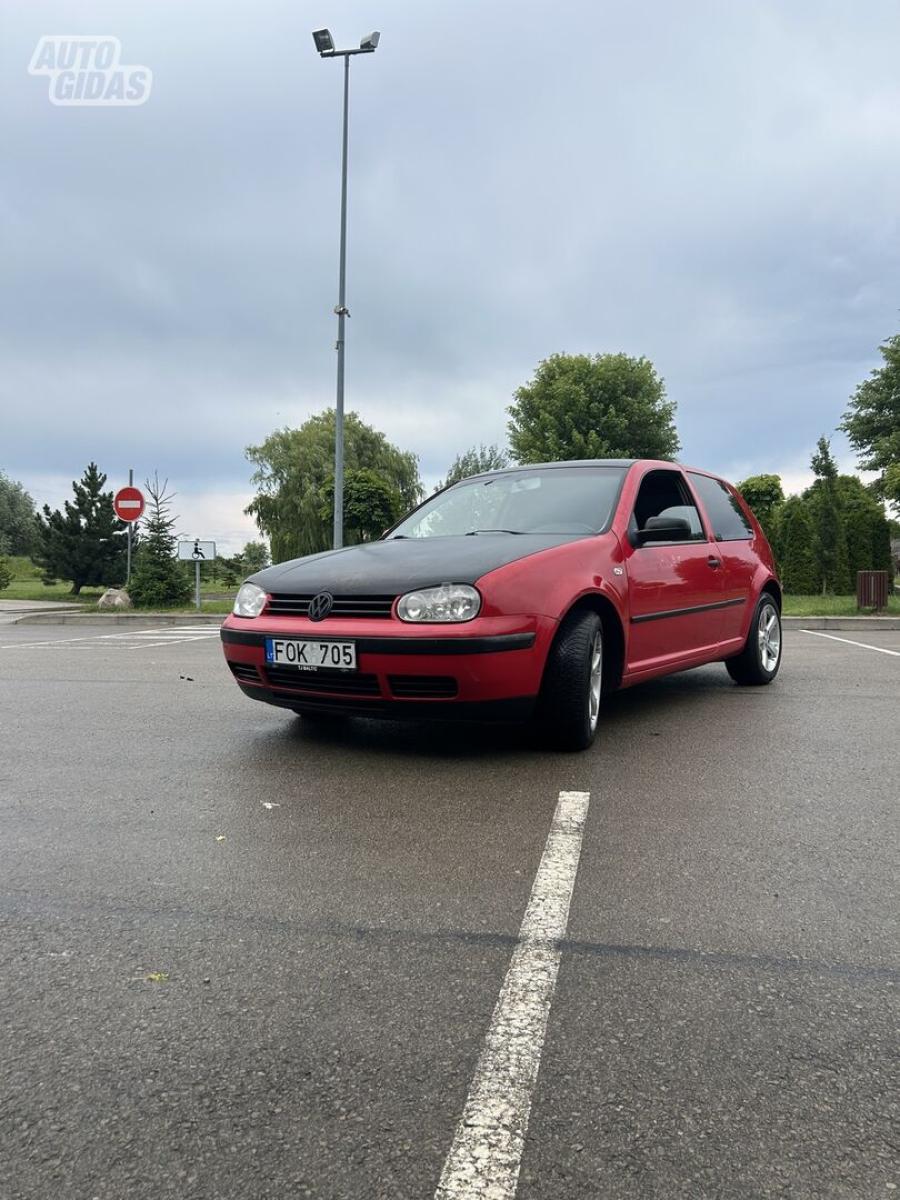 Sarkans Volkswagen Golf 2002 Marijampole, ar dzinēja tilpumu 1.90 L un nobraukumu 372 tūkst. km par 1000 €, foto 1 vietnē AUTOMOTO.COM.LV