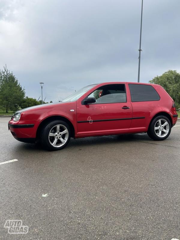 Sarkans Volkswagen Golf 2002 Marijampole, ar dzinēja tilpumu 1.90 L un nobraukumu 372 tūkst. km par 1000 €, foto 2 vietnē AUTOMOTO.COM.LV