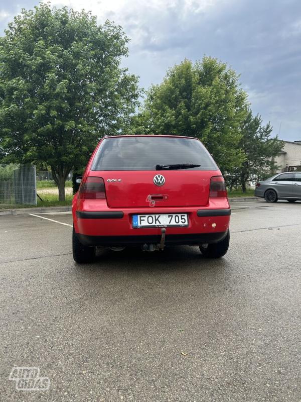 Sarkans Volkswagen Golf 2002 Marijampole, ar dzinēja tilpumu 1.90 L un nobraukumu 372 tūkst. km par 1000 €, foto 5 vietnē AUTOMOTO.COM.LV