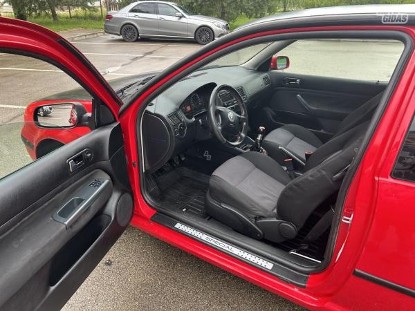 Sarkans Volkswagen Golf 2002 Marijampole, ar dzinēja tilpumu 1.90 L un nobraukumu 372 tūkst. km par 1000 €, foto 6 vietnē AUTOMOTO.COM.LV