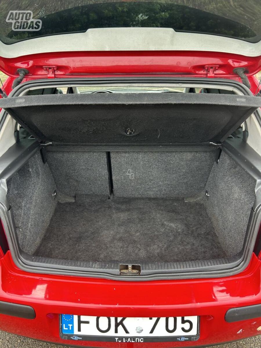 Sarkans Volkswagen Golf 2002 Marijampole, ar dzinēja tilpumu 1.90 L un nobraukumu 372 tūkst. km par 1000 €, foto 8 vietnē AUTOMOTO.COM.LV