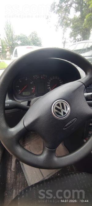 Red Volkswagen Golf 2002 in Riga, with an engine capacity of 1.90 L and mileage of 277 thousand km for 500 €, photo 5 on AUTOMOTO.COM.LV