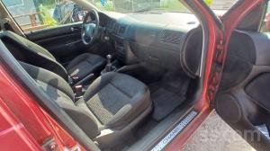 Red Volkswagen Golf 2002 in Jelgava, with an engine capacity of 1.90 L and mileage of 281 thousand km for 890 €, photo 6 on AUTOMOTO.COM.LV