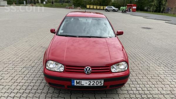 Sarkans Volkswagen Golf 2003 Saldus, ar dzinēja tilpumu 1.40 L un nobraukumu 199 tūkst. km par 1000 €, foto 1 vietnē AUTOMOTO.COM.LV