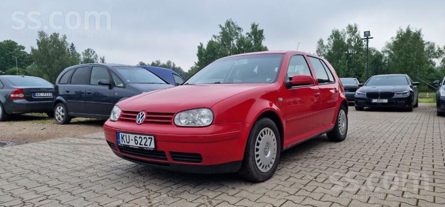 Red Volkswagen Golf 2003 in Valmiera, with an engine capacity of 2.00 L and mileage of 268 thousand km for 1100 €, photo 6 on AUTOMOTO.COM.LV