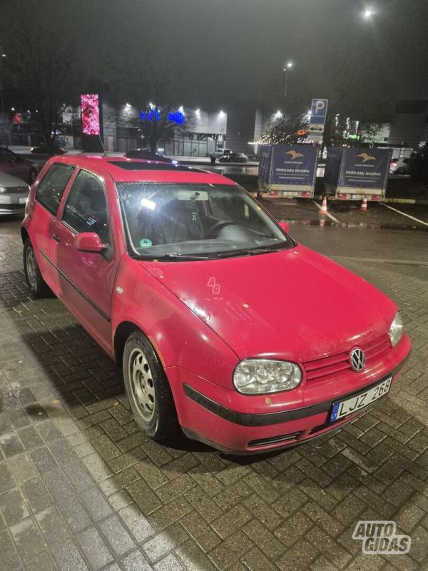 Sarkans Volkswagen Golf 2003 Viļņa, ar dzinēja tilpumu 1.40 L un nobraukumu 330 tūkst. km par 1000 €, foto 4 vietnē AUTOMOTO.COM.LV