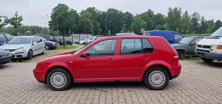 Sarkans Volkswagen Golf 2003 Valmiera, ar dzinēja tilpumu 2.00 L un nobraukumu 268 tūkst. km par 1100 €, foto 6 vietnē AUTOMOTO.COM.LV