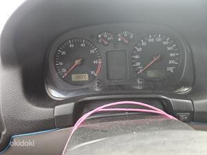 Sarkans Volkswagen Golf 2003 Tallina, ar dzinēja tilpumu 1.40 L un nobraukumu 175 tūkst. km par 2500 €, foto 7 vietnē AUTOMOTO.COM.LV