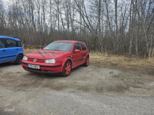 Sarkans Volkswagen Golf 2003 Tallina, ar dzinēja tilpumu 1.40 L un nobraukumu 175 tūkst. km par 2500 €, foto 13 vietnē AUTOMOTO.COM.LV