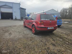 Sarkans Volkswagen Golf 2003 Tallina, ar dzinēja tilpumu 1.40 L un nobraukumu 175 tūkst. km par 2500 €, foto 15 vietnē AUTOMOTO.COM.LV
