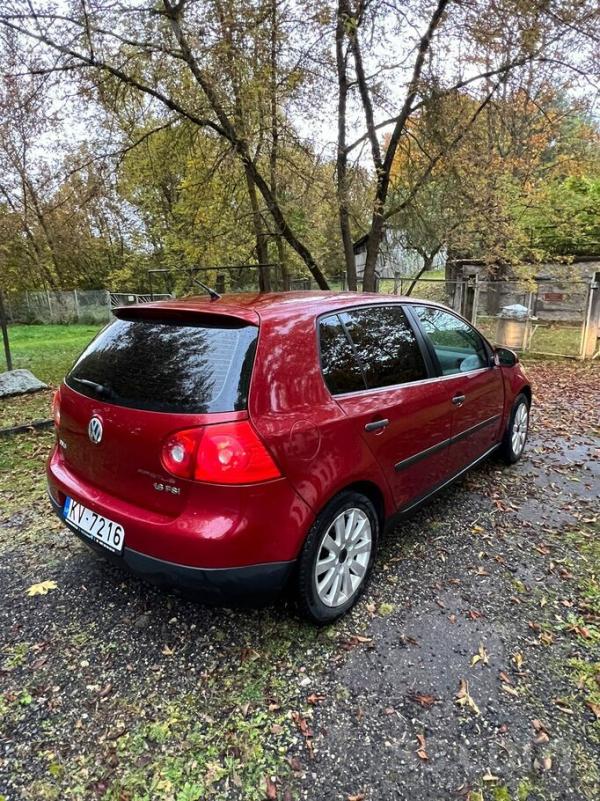 Red Volkswagen Golf 2004 in Kraslava, with an engine capacity of 1.60 L and mileage of 219 thousand km for 1250 €, photo 3 on AUTOMOTO.COM.LV