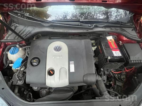 Red Volkswagen Golf 2004 in Kraslava, with an engine capacity of 1.60 L and mileage of 219 thousand km for 1250 €, photo 6 on AUTOMOTO.COM.LV