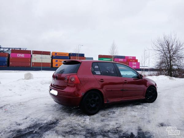 Red Volkswagen Golf 2004 in Klaipeda, with an engine capacity of 1.60 L and mileage of 283 thousand km for 1300 €, photo 5 on AUTOMOTO.COM.LV