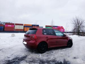 Red Volkswagen Golf 2004 in Klaipeda, with an engine capacity of 1.60 L and mileage of 283 thousand km for 2099 €, photo 5 on AUTOMOTO.COM.LV