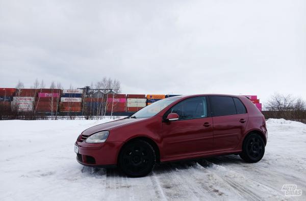 Red Volkswagen Golf 2004 in Klaipeda, with an engine capacity of 1.60 L and mileage of 283 thousand km for 1300 €, photo 7 on AUTOMOTO.COM.LV
