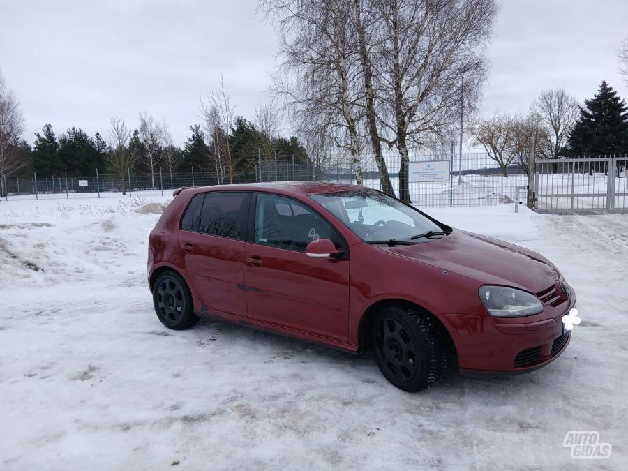 Red Volkswagen Golf 2004 in Klaipeda, with an engine capacity of 1.60 L and mileage of 283 thousand km for 2099 €, photo 8 on AUTOMOTO.COM.LV