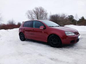 Red Volkswagen Golf 2004 in Klaipeda, with an engine capacity of 1.60 L and mileage of 283 thousand km for 2099 €, photo 10 on AUTOMOTO.COM.LV
