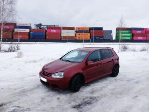 Red Volkswagen Golf 2004 in Klaipeda, with an engine capacity of 1.60 L and mileage of 283 thousand km for 2099 €, photo 11 on AUTOMOTO.COM.LV