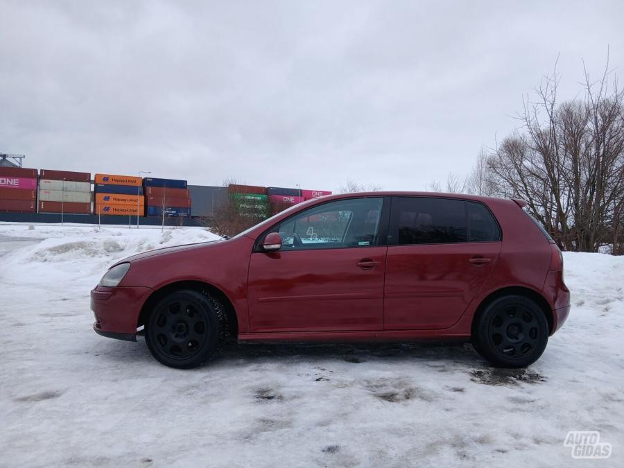 Red Volkswagen Golf 2004 in Klaipeda, with an engine capacity of 1.60 L and mileage of 283 thousand km for 2099 €, photo 22 on AUTOMOTO.COM.LV