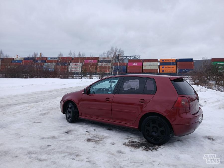 Red Volkswagen Golf 2004 in Klaipeda, with an engine capacity of 1.60 L and mileage of 283 thousand km for 2099 €, photo 23 on AUTOMOTO.COM.LV