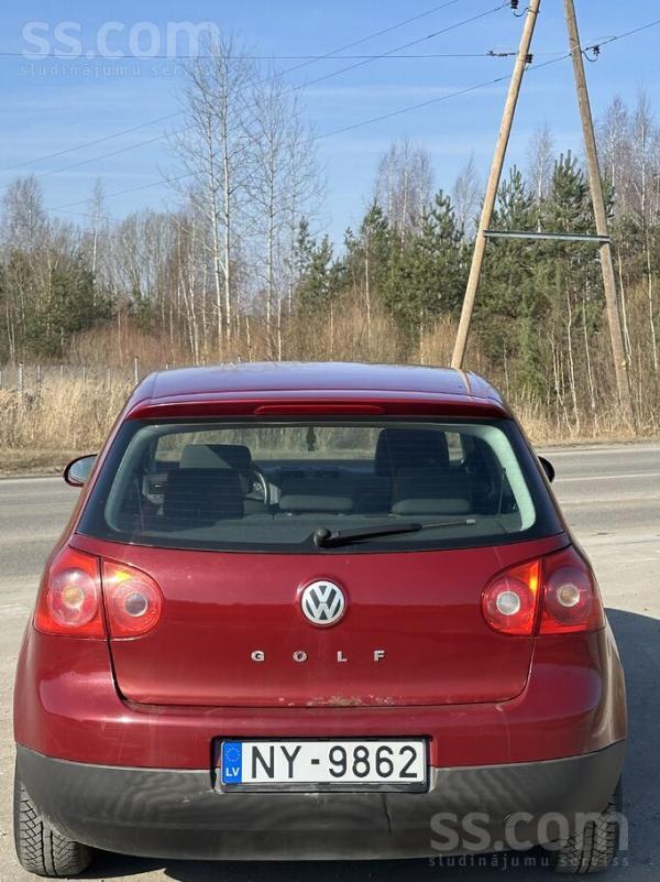 Red Volkswagen Golf 2004 in Jekabpils, with an engine capacity of 1.60 L and mileage of 0 thousand km for 1300 €, photo 5 on AUTOMOTO.COM.LV