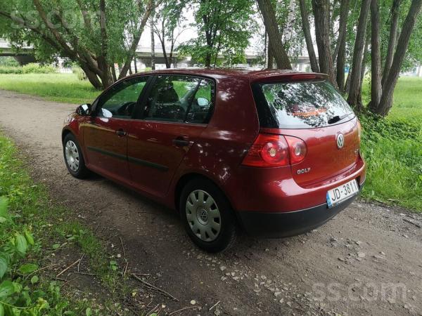 Red Volkswagen Golf 2004 in Riga, with an engine capacity of 1.90 L and mileage of 224 thousand km for 2800 €, photo 3 on AUTOMOTO.COM.LV