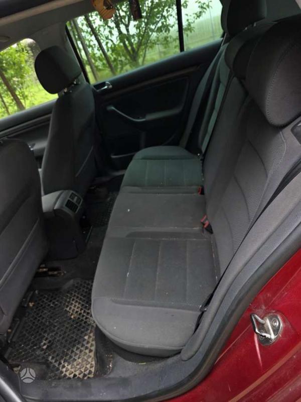 Sarkans Volkswagen Golf 2004 Viļņa, ar dzinēja tilpumu 1.60 L un nobraukumu 262 tūkst. km par 800 €, foto 10 vietnē AUTOMOTO.COM.LV