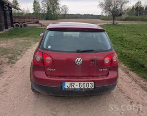 Sarkans Volkswagen Golf 2004 Rīga, ar dzinēja tilpumu 1.90 L un nobraukumu 351 tūkst. km par 650 €, foto 4 vietnē AUTOMOTO.COM.LV