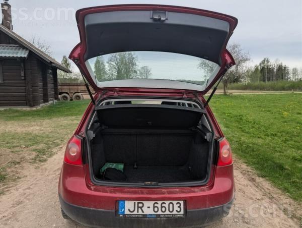 Sarkans Volkswagen Golf 2004 Rīga, ar dzinēja tilpumu 1.90 L un nobraukumu 351 tūkst. km par 650 €, foto 4 vietnē AUTOMOTO.COM.LV