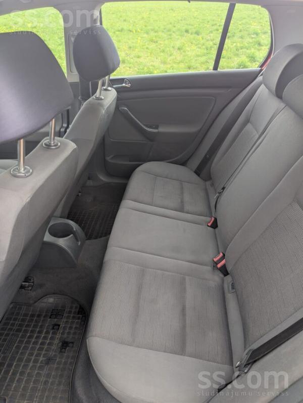 Sarkans Volkswagen Golf 2004 Rīga, ar dzinēja tilpumu 1.90 L un nobraukumu 351 tūkst. km par 650 €, foto 5 vietnē AUTOMOTO.COM.LV