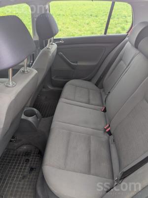 Sarkans Volkswagen Golf 2004 Rīga, ar dzinēja tilpumu 1.90 L un nobraukumu 351 tūkst. km par 650 €, foto 6 vietnē AUTOMOTO.COM.LV