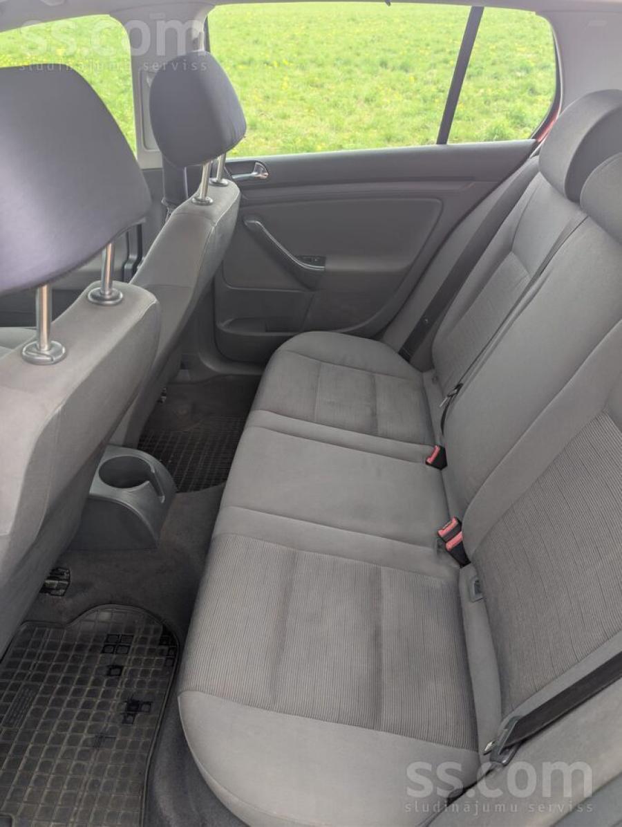 Sarkans Volkswagen Golf 2004 Rīga, ar dzinēja tilpumu 1.90 L un nobraukumu 351 tūkst. km par 650 €, foto 6 vietnē AUTOMOTO.COM.LV