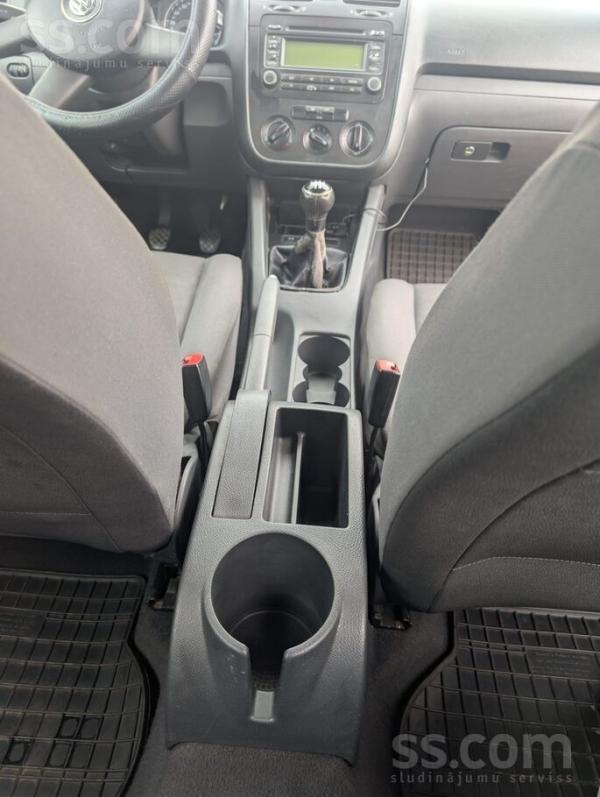 Sarkans Volkswagen Golf 2004 Rīga, ar dzinēja tilpumu 1.90 L un nobraukumu 351 tūkst. km par 650 €, foto 7 vietnē AUTOMOTO.COM.LV