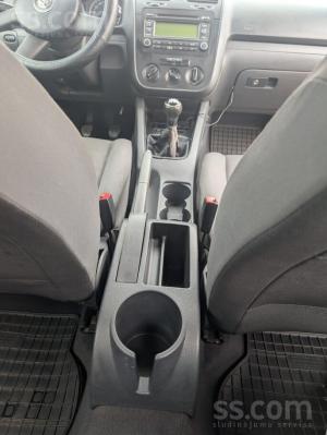 Sarkans Volkswagen Golf 2004 Rīga, ar dzinēja tilpumu 1.90 L un nobraukumu 351 tūkst. km par 650 €, foto 8 vietnē AUTOMOTO.COM.LV