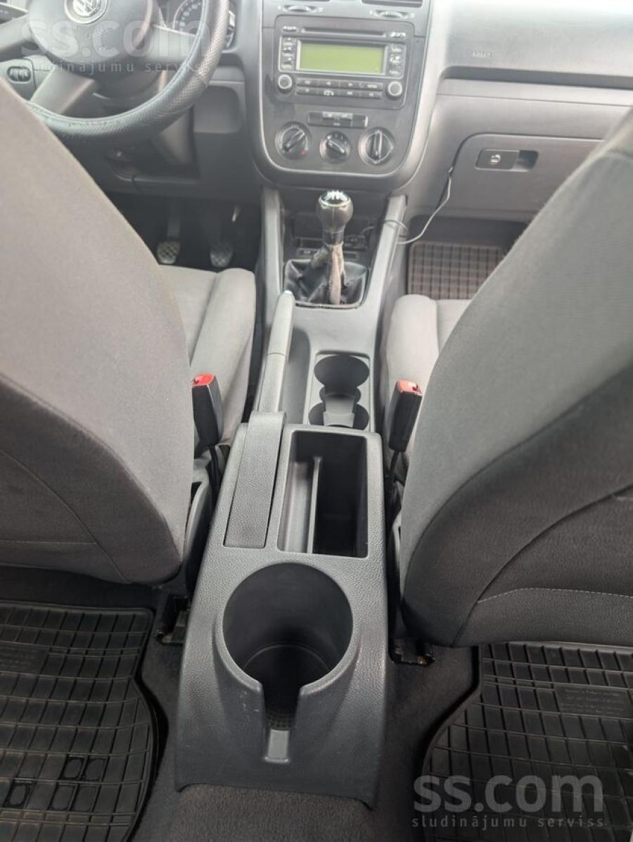 Sarkans Volkswagen Golf 2004 Rīga, ar dzinēja tilpumu 1.90 L un nobraukumu 351 tūkst. km par 650 €, foto 8 vietnē AUTOMOTO.COM.LV