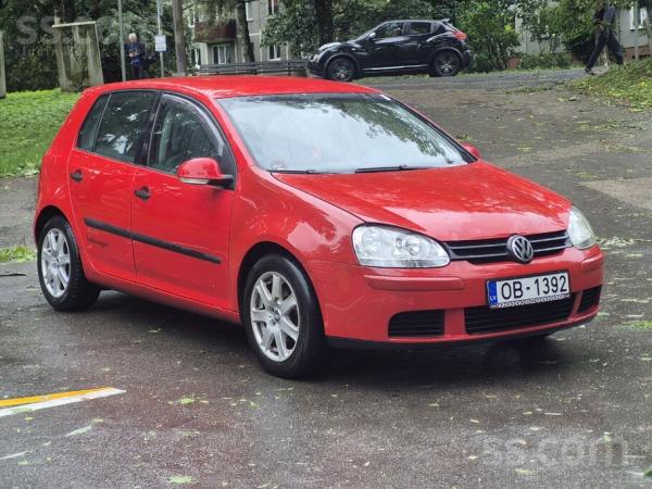 Red Volkswagen Golf 2004 in Riga, with an engine capacity of 1.40 L and mileage of 256 thousand km for 1650 €, photo 5 on AUTOMOTO.COM.LV