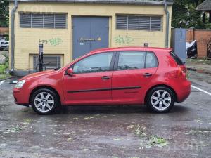Red Volkswagen Golf 2004 in Riga, with an engine capacity of 1.40 L and mileage of 256 thousand km for 1650 €, photo 6 on AUTOMOTO.COM.LV