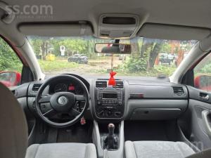 Red Volkswagen Golf 2004 in Riga, with an engine capacity of 1.40 L and mileage of 256 thousand km for 1650 €, photo 11 on AUTOMOTO.COM.LV