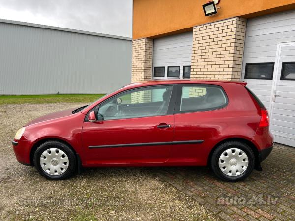 Sarkans Volkswagen Golf 2004 Paide, ar dzinēja tilpumu 1.60 L un nobraukumu 92 tūkst. km par 2599 €, foto 3 vietnē AUTOMOTO.COM.LV