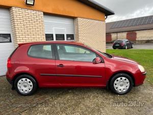 Red Volkswagen Golf 2004 in Paide, with an engine capacity of 1.60 L and mileage of 92 thousand km for 2599 €, photo 7 on AUTOMOTO.COM.LV