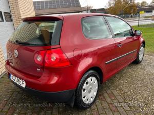 Red Volkswagen Golf 2004 in Paide, with an engine capacity of 1.60 L and mileage of 92 thousand km for 2599 €, photo 9 on AUTOMOTO.COM.LV