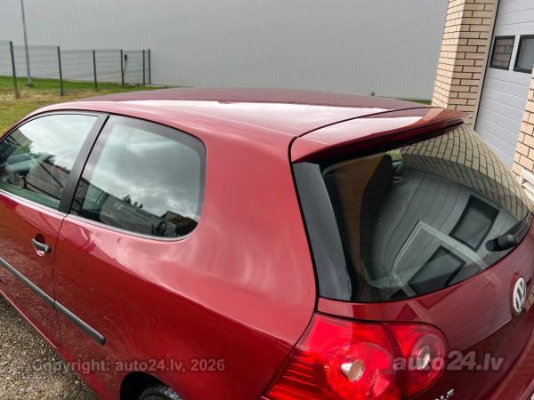 Sarkans Volkswagen Golf 2004 Paide, ar dzinēja tilpumu 1.60 L un nobraukumu 92 tūkst. km par 2599 €, foto 10 vietnē AUTOMOTO.COM.LV