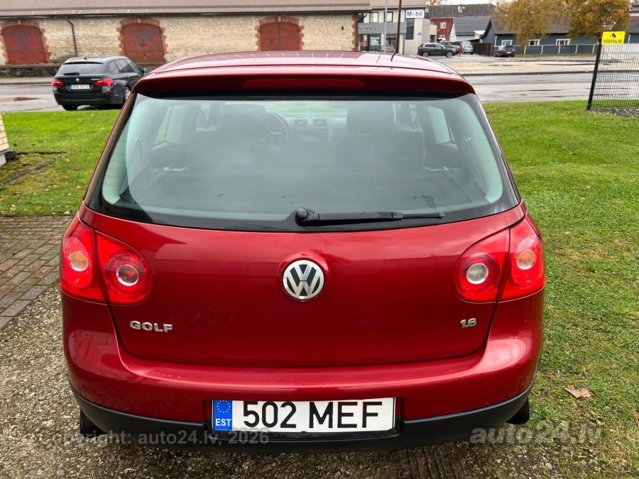 Red Volkswagen Golf 2004 in Paide, with an engine capacity of 1.60 L and mileage of 92 thousand km for 2599 €, photo 11 on AUTOMOTO.COM.LV