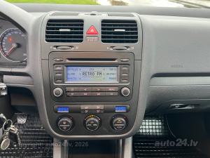 Red Volkswagen Golf 2004 in Paide, with an engine capacity of 1.60 L and mileage of 92 thousand km for 2599 €, photo 14 on AUTOMOTO.COM.LV
