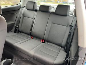 Red Volkswagen Golf 2004 in Paide, with an engine capacity of 1.60 L and mileage of 92 thousand km for 2599 €, photo 21 on AUTOMOTO.COM.LV