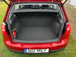 Red Volkswagen Golf 2004 in Paide, with an engine capacity of 1.60 L and mileage of 92 thousand km for 2599 €, photo 22 on AUTOMOTO.COM.LV