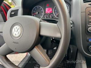 Red Volkswagen Golf 2004 in Paide, with an engine capacity of 1.60 L and mileage of 92 thousand km for 2599 €, photo 25 on AUTOMOTO.COM.LV