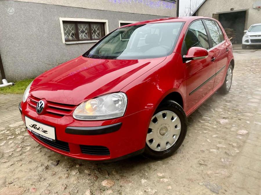 Sarkans Volkswagen Golf 2005 Šauļi, ar dzinēja tilpumu 1.60 L un nobraukumu 190 tūkst. km par 2850 €, foto 1 vietnē AUTOMOTO.COM.LV
