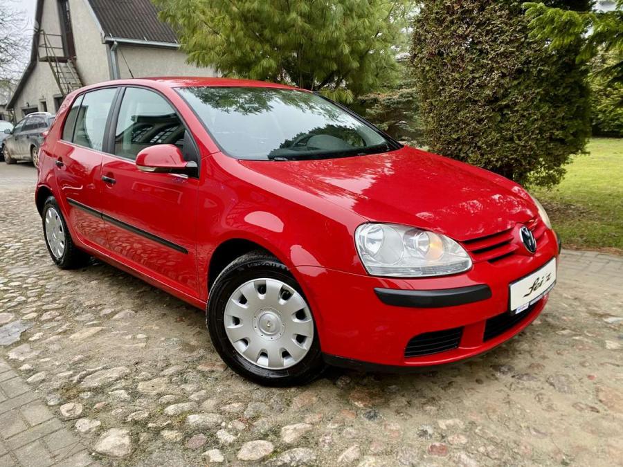 Sarkans Volkswagen Golf 2005 Šauļi, ar dzinēja tilpumu 1.60 L un nobraukumu 190 tūkst. km par 2850 €, foto 2 vietnē AUTOMOTO.COM.LV