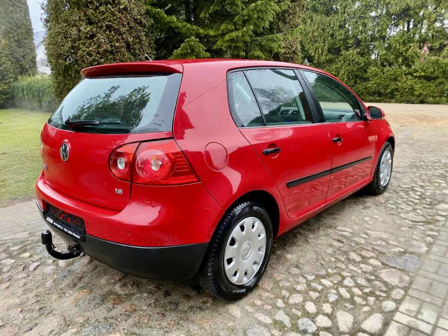 Sarkans Volkswagen Golf 2005 Šauļi, ar dzinēja tilpumu 1.60 L un nobraukumu 190 tūkst. km par 2850 €, foto 6 vietnē AUTOMOTO.COM.LV
